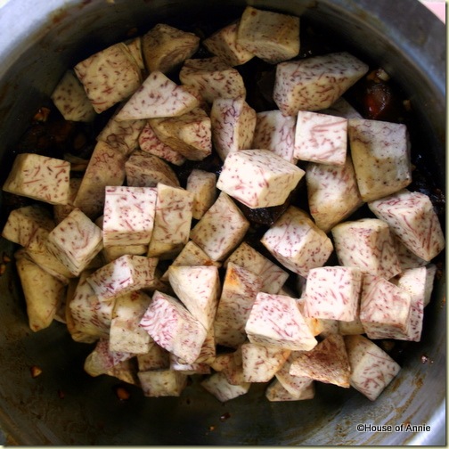 Steamed Chicken Wings with Taro and Mushroom - House of Annie